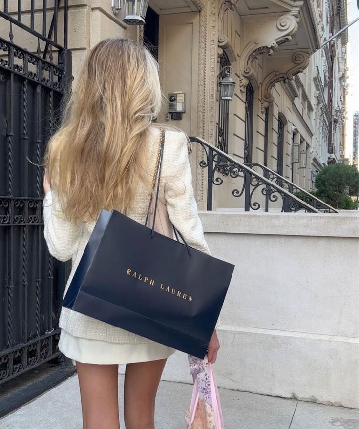 Rich Girl Lifestyle: 10 Luxurious Habits Of A Successful Woman | Chic ...